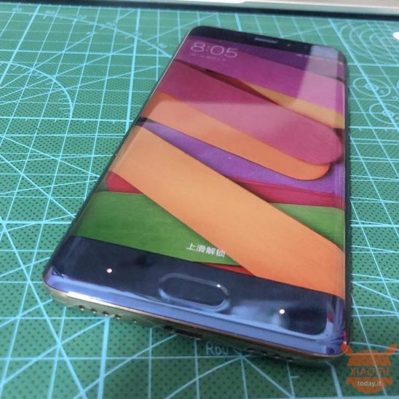 Xiaomi Mi 6 Pro: curiosi di sapere come doveva essere? Ecco le foto ...
