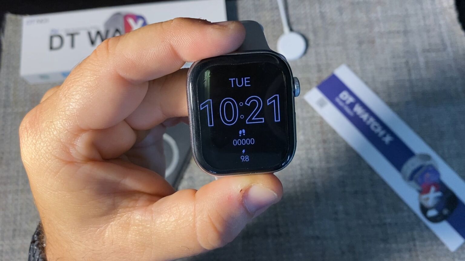 DT NO.1 DT Watch X - The Apple Watch 10 clone that for 26 euros offers ...